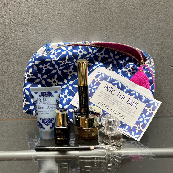 Estee Lauder | Makeup | Estee Lauder Blue And White Beauty Collection ...